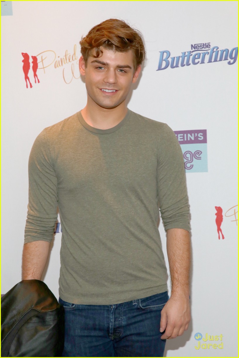 Cody Simpson Hits Oscar Style Lounge After Debuting 'Driftwood' | Photo ...