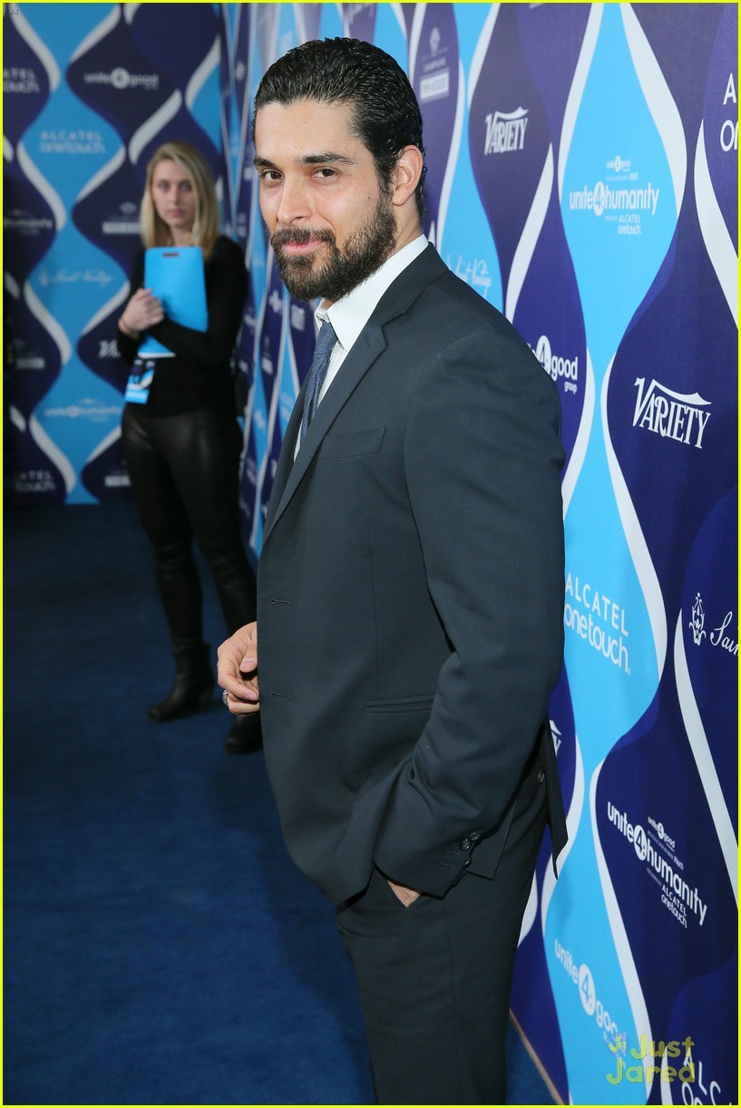 Demi Lovato & Zendaya Take Silly Backstage Pics at unite4:humanity Gala ...