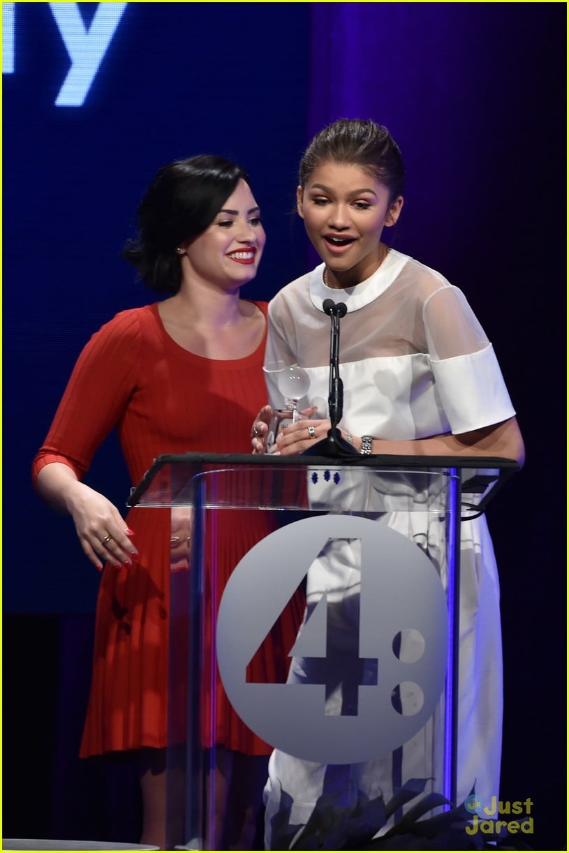 Demi Lovato & Zendaya Take Silly Backstage Pics at unite4:humanity Gala ...