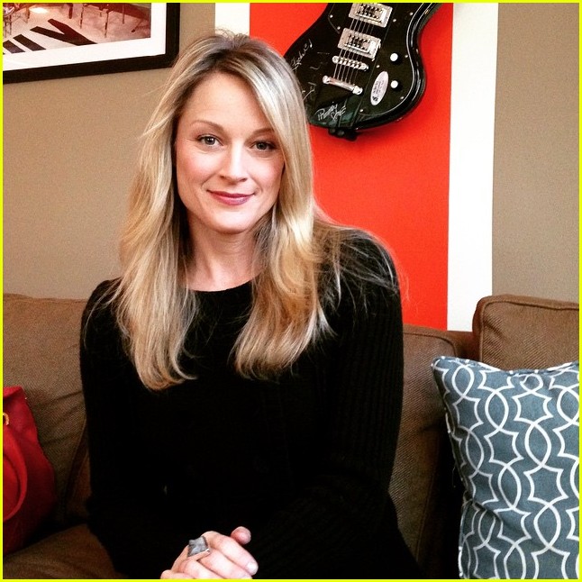 Maia Mitchell Takes Teri Polo & Sherri Saum To NYC For 'Fosters' Promo ...