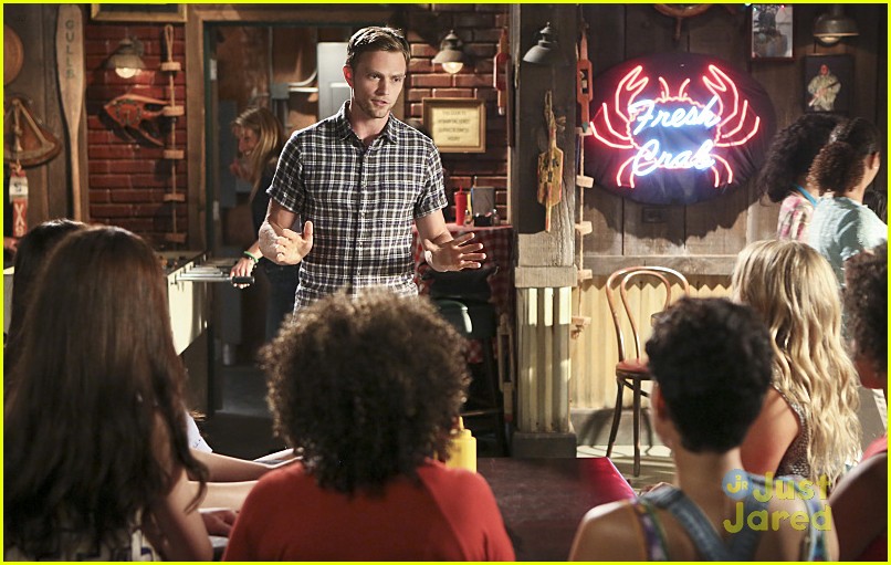 Wade Just Can't Stop Flirting In 'Hart Of Dixie' Tonight - See The Pics ...