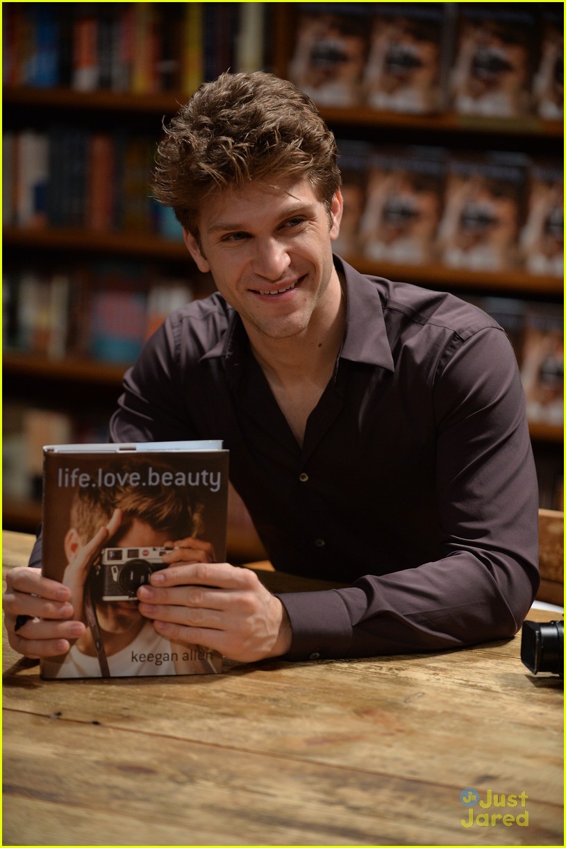 Keegan Allen Is Still Looking For His Valentine | Photo 771473 - Photo ...