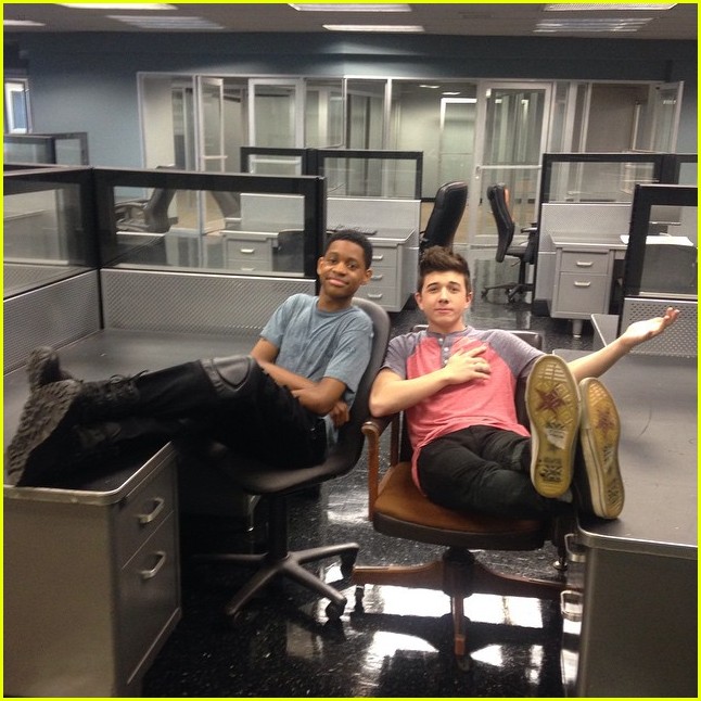 Kelli Berglund And Bradley Steven Perry Tease Lab Rats And Mighty Med Crossover Photo 771899
