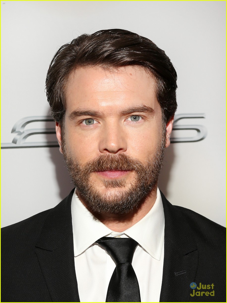 Alfie Enoch & Aja Naomi King Bring 'Murder' to NAACP Image Awards 2015 ...