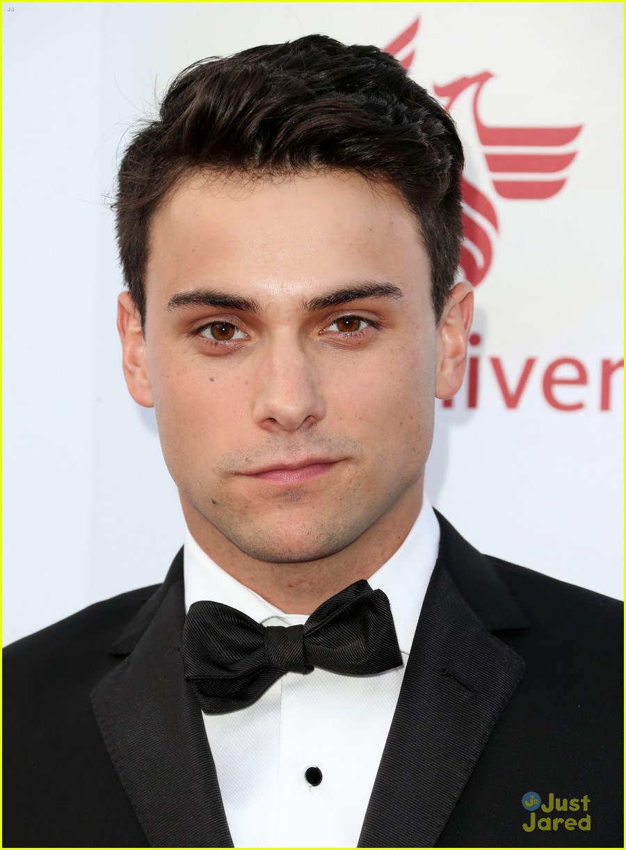 Alfie Enoch & Aja Naomi King Bring 'Murder' to NAACP Image Awards 2015 ...