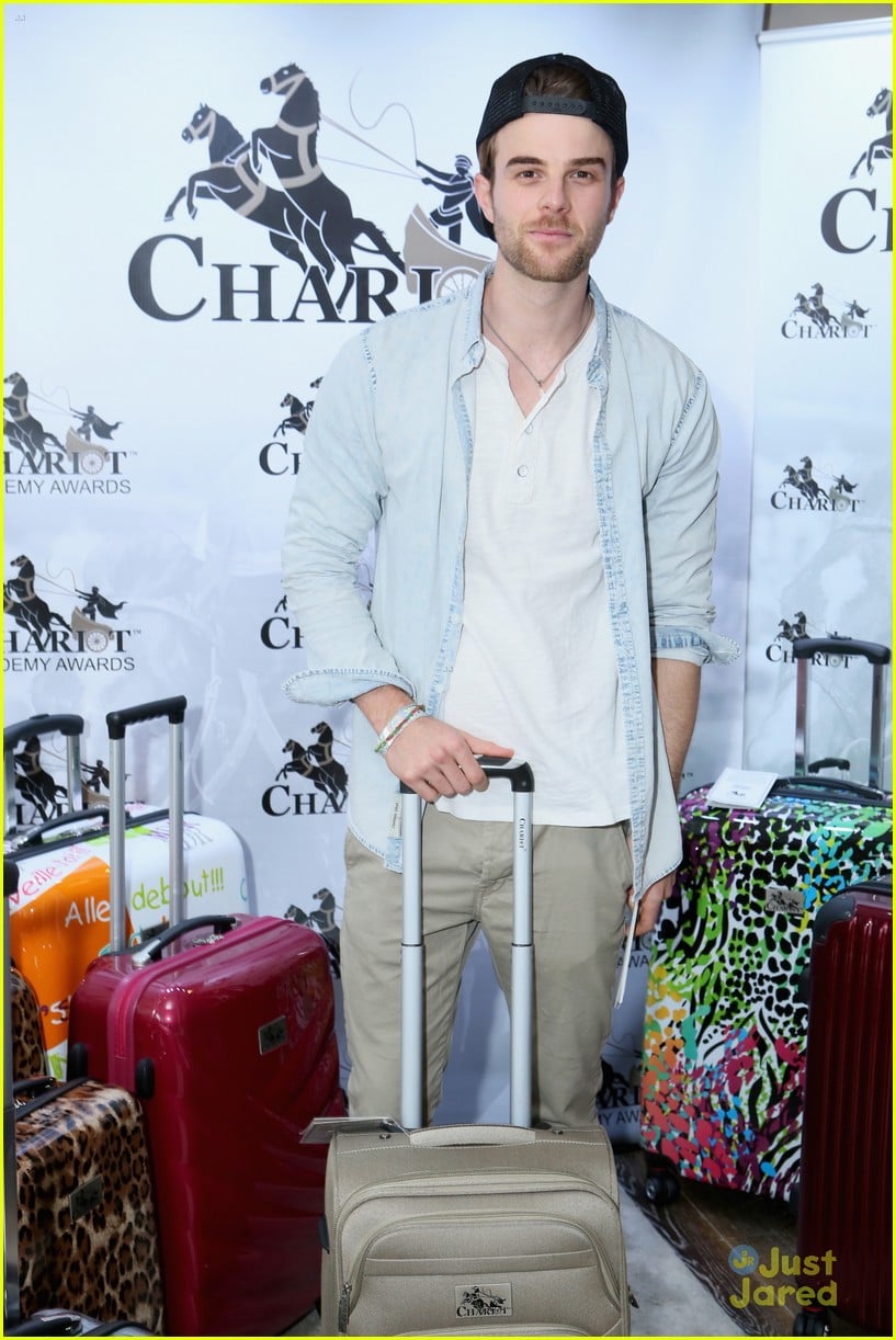 Nathaniel Buzolic & Haley Lu Richardson Stop By Pre-Oscar Style Suite ...