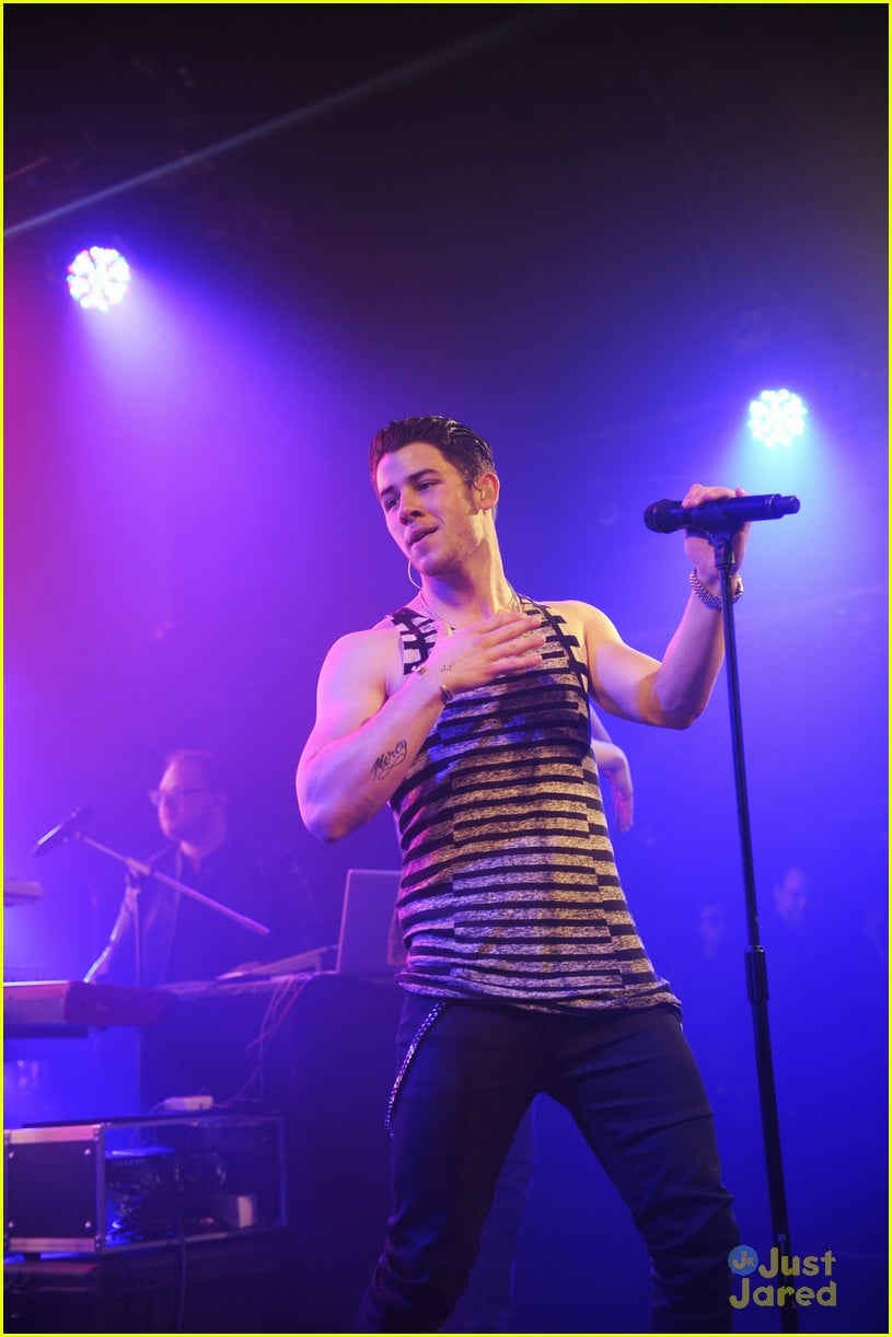 Nick Jonas Performs Valentine's Day Concert in London! | Photo 775969 ...