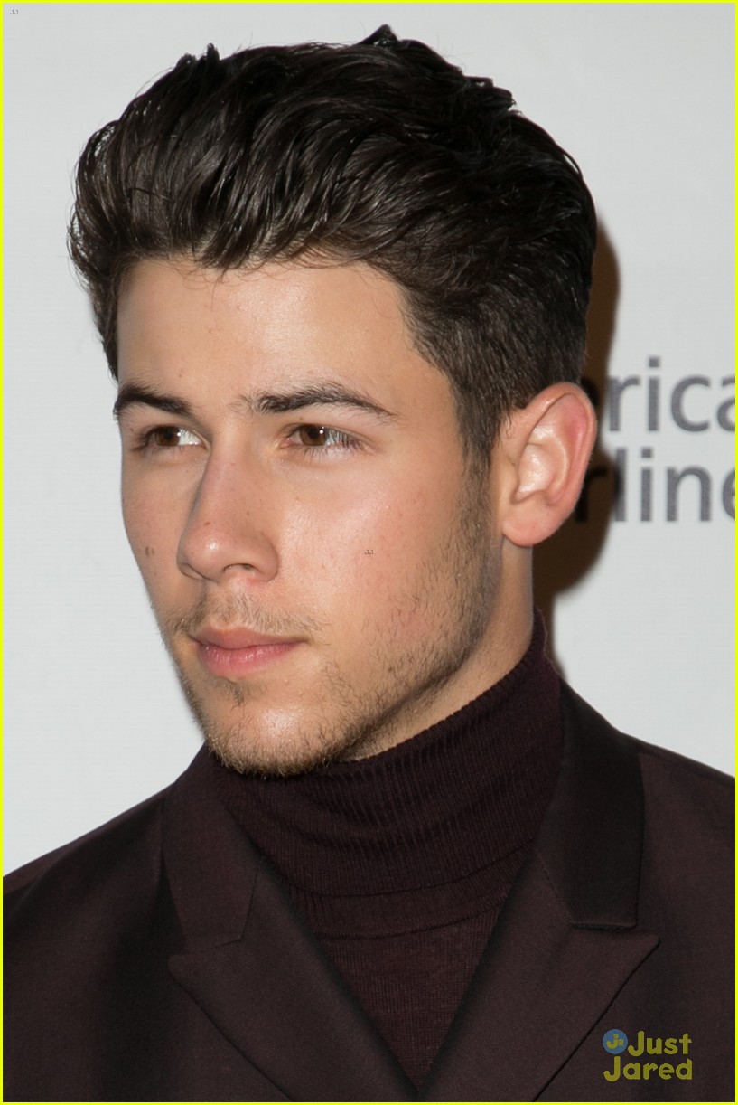 Nick Jonas Septum Piercing