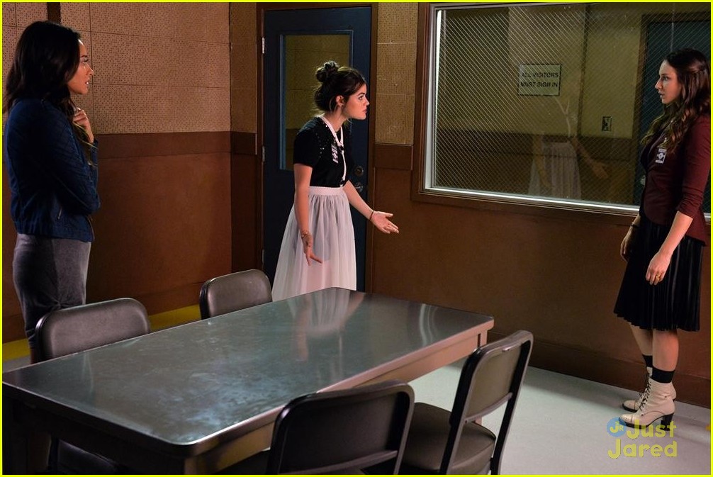 Full Sized Photo of pretty little liars bloody hell stills 07 | The ...