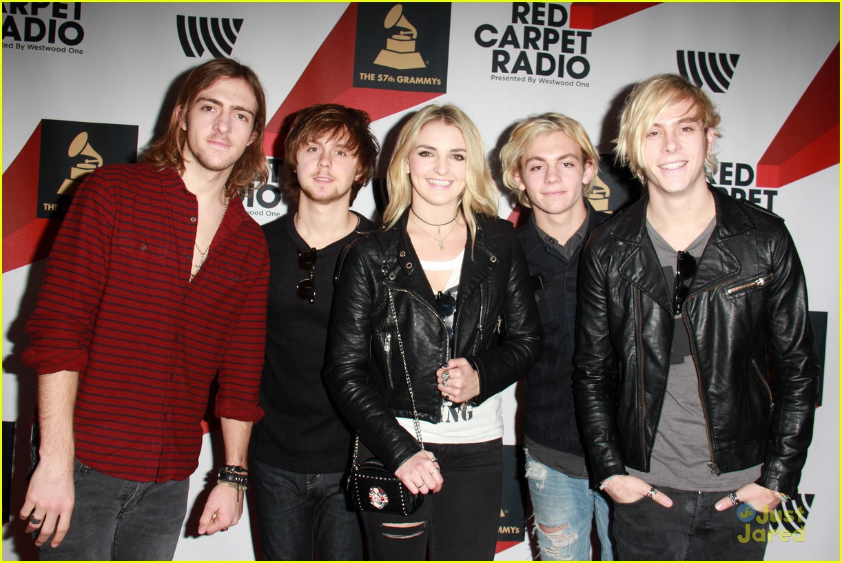 R5 & Nick Jonas Swing By Red Carpet Radio Row Ahead of The Grammys ...
