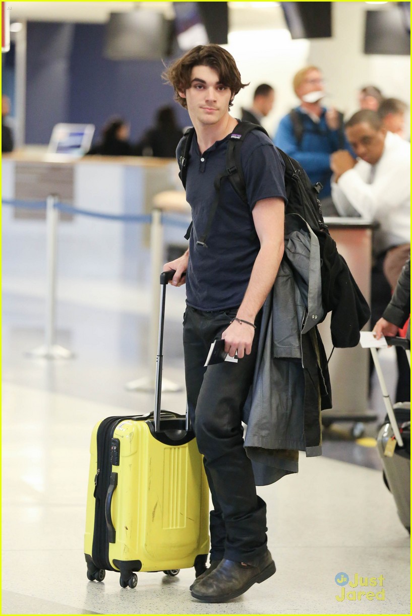 RJ Mitte Runs Into Tom Felton at Salt Lake Comic Con! | Photo 769577 ...