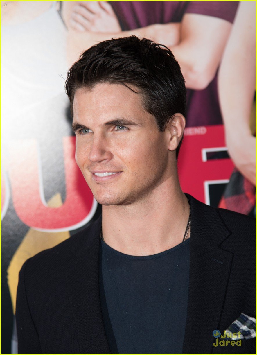 Robbie Amell Writes Sweet Thank You Message To 'The DUFF' Fans | Photo ...