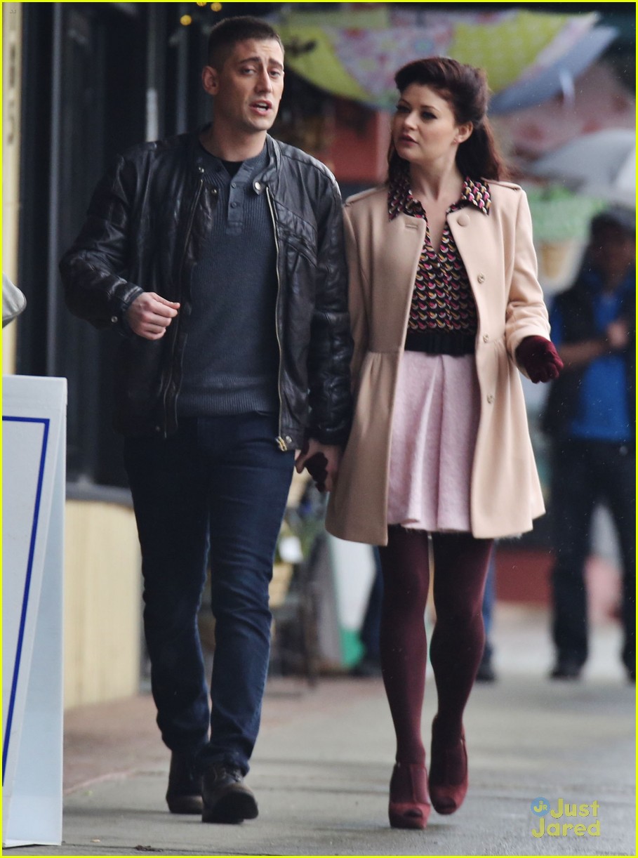 Michael Socha Holds Hands With Emilie de Ravin on 'Once Upon A Time ...