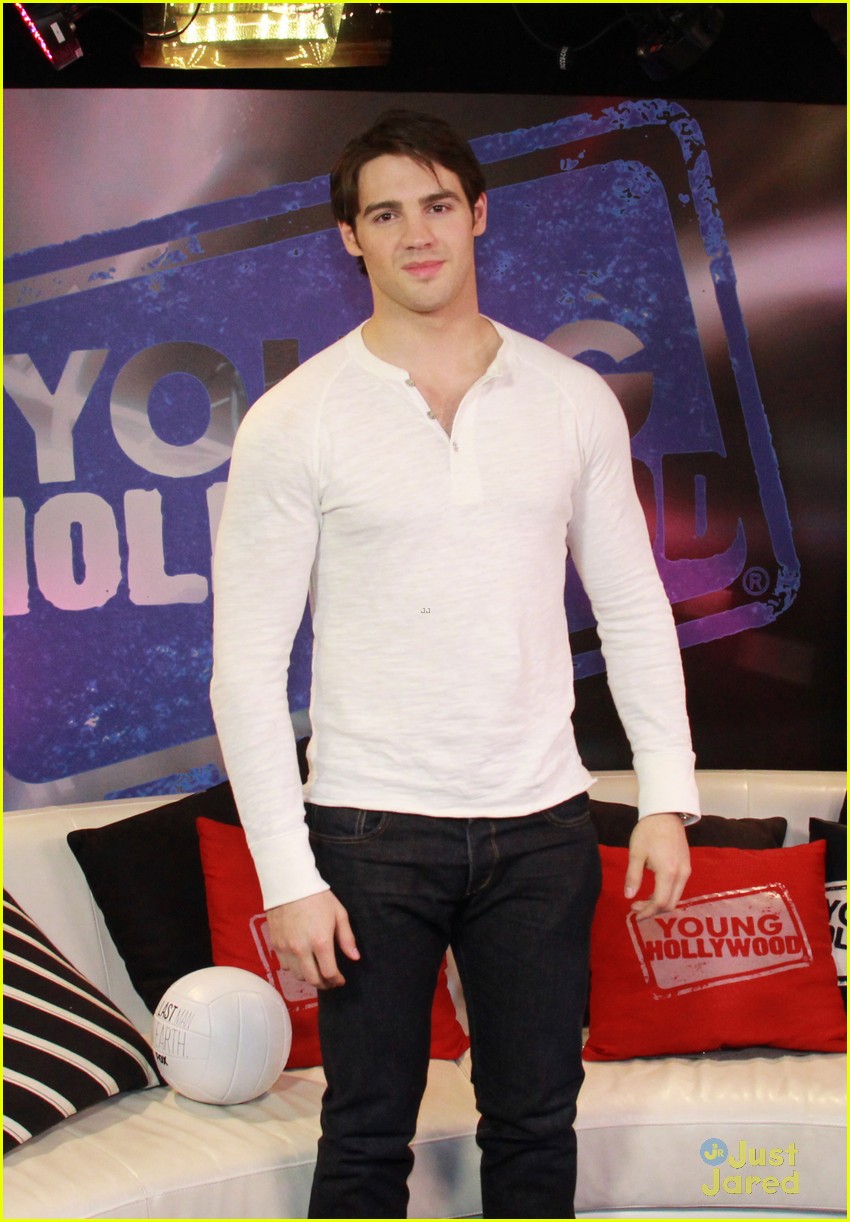 Full Sized Photo of steven r mcqueen valentines day plans 03 | JJJ ...