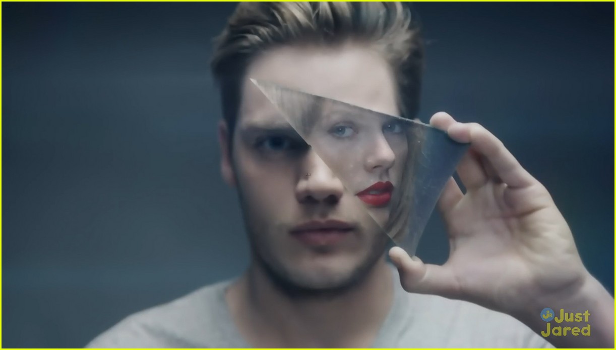 Taylor Swift Drops 'Style' Music Video! | Photo 774593 - Photo Gallery ...