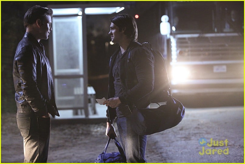 Jeremy Leaves Mystic Falls Tonight On 'The Vampire Diaries' | Photo ...