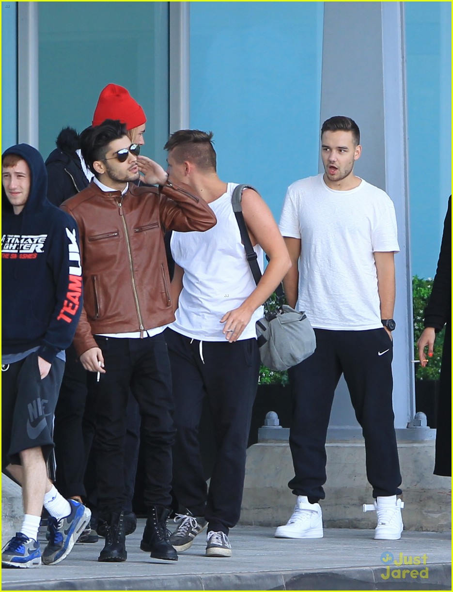 One Direction Lands Back in London After Touring Australia & Japan ...