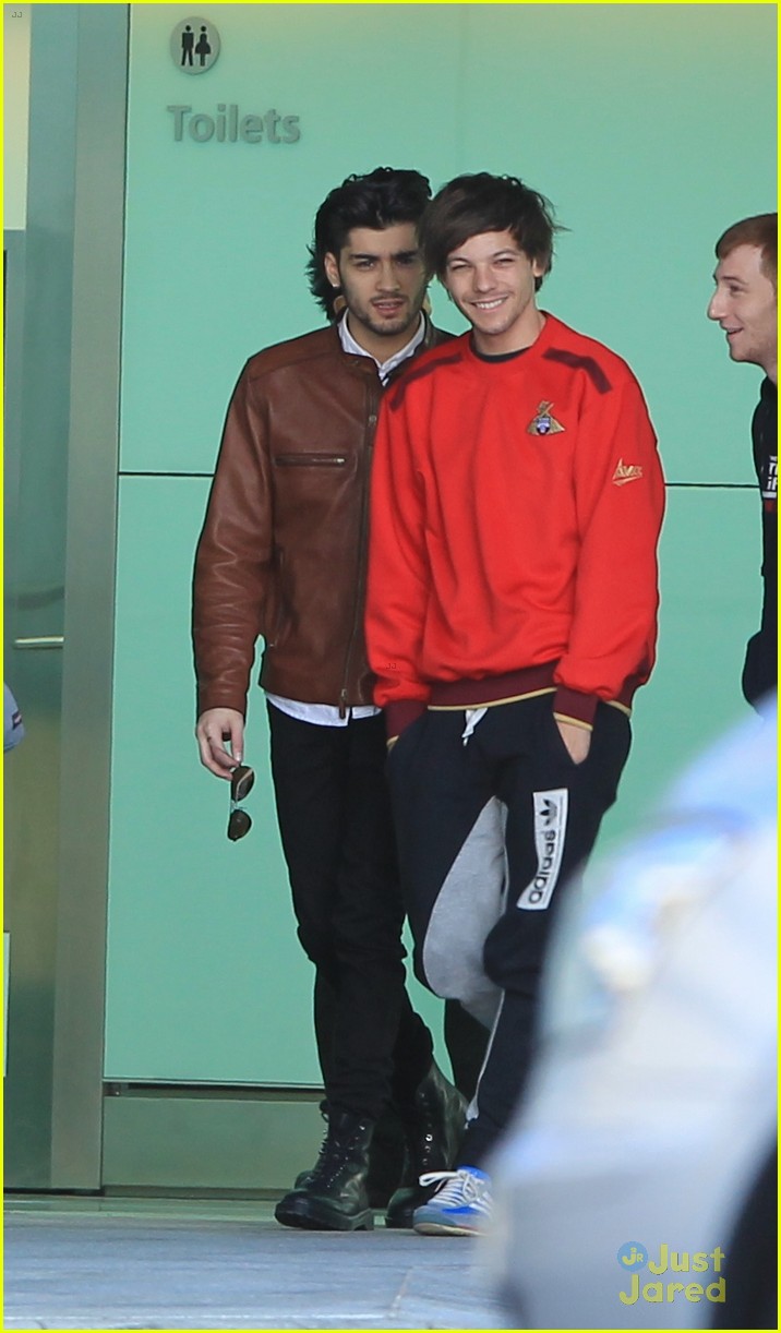 One Direction Lands Back in London After Touring Australia & Japan ...