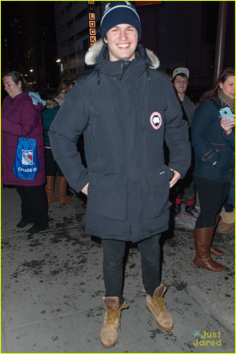 Ansel Elgort Talks About His Stellar Basketball Skills on 'Kelly ...