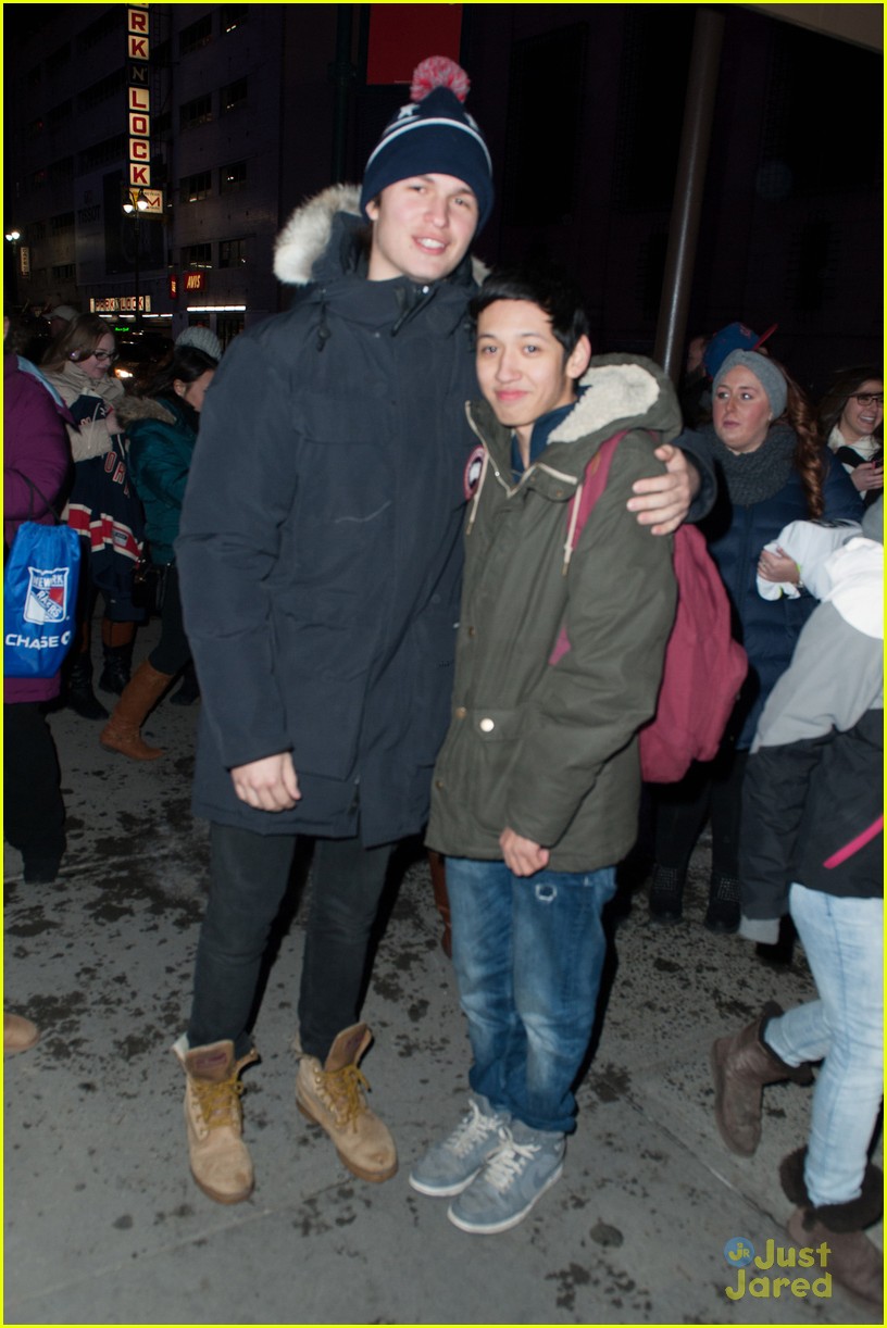 Ansel Elgort Talks About His Stellar Basketball Skills on 'Kelly ...