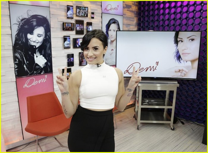 Demi Lovato Promotes 'Devonne by Demi' Skincare Line on GMA | Photo ...