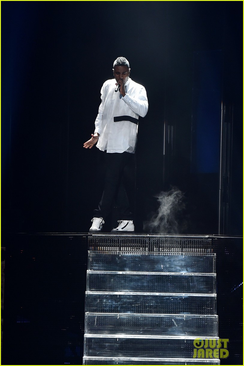 Jason Derulo Sings 'Want To Want Me' at iHeartRadio Awards 2015 (Video ...