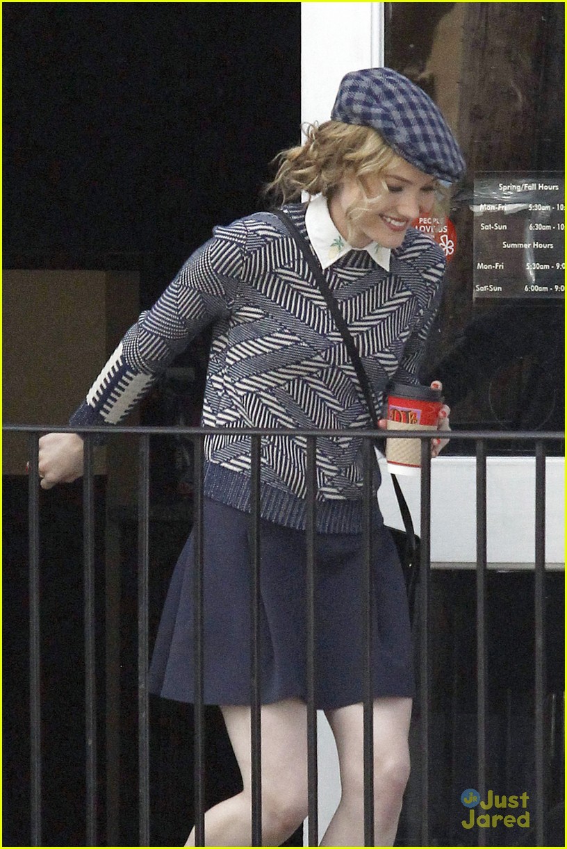 Emma Roberts & Skyler Samuels Start Filming 'Scream Queens' After New ...