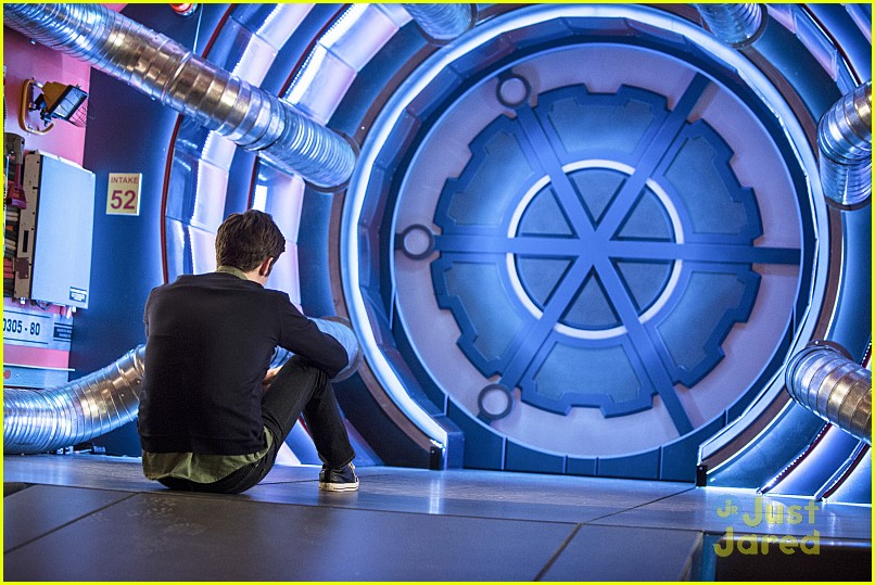 Mark Hamill Reprises His Role as The Trickster on Tonight's 'The Flash ...