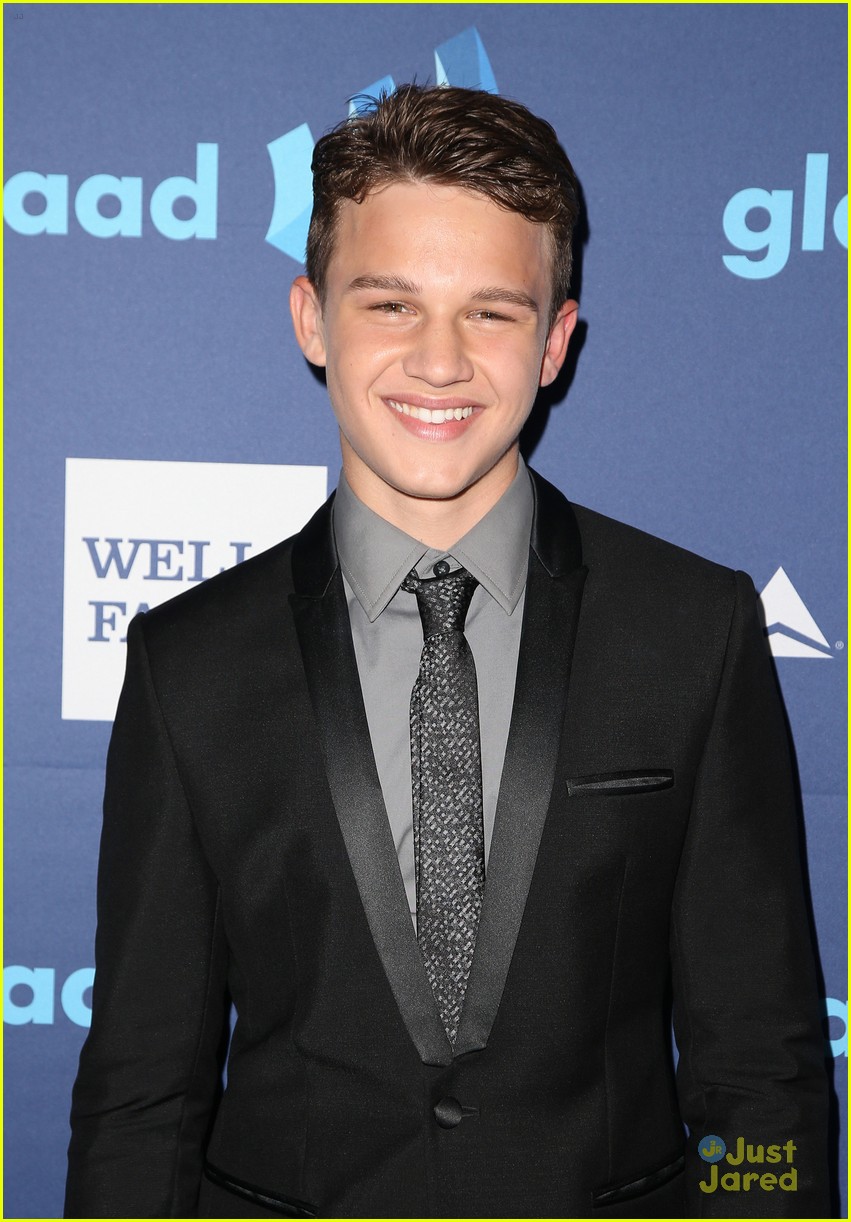 Gavin MacIntosh & Hayden Byerly Bring #Jonnor To GLAAD Media Awards ...
