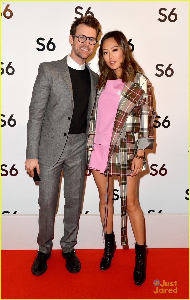 Gigi Hadid Gets Photobombed by Jared Leto in Paris! | Photo 783685 ...