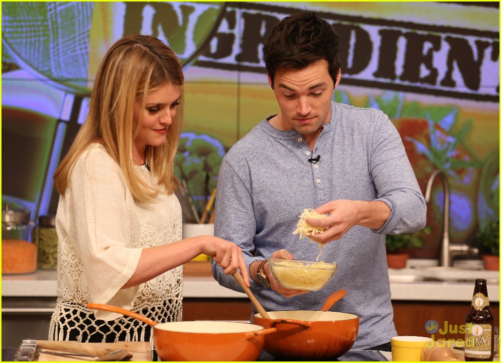 Ian Harding Has The 'Hardest Job In The World' on 'Pretty Little Liars ...