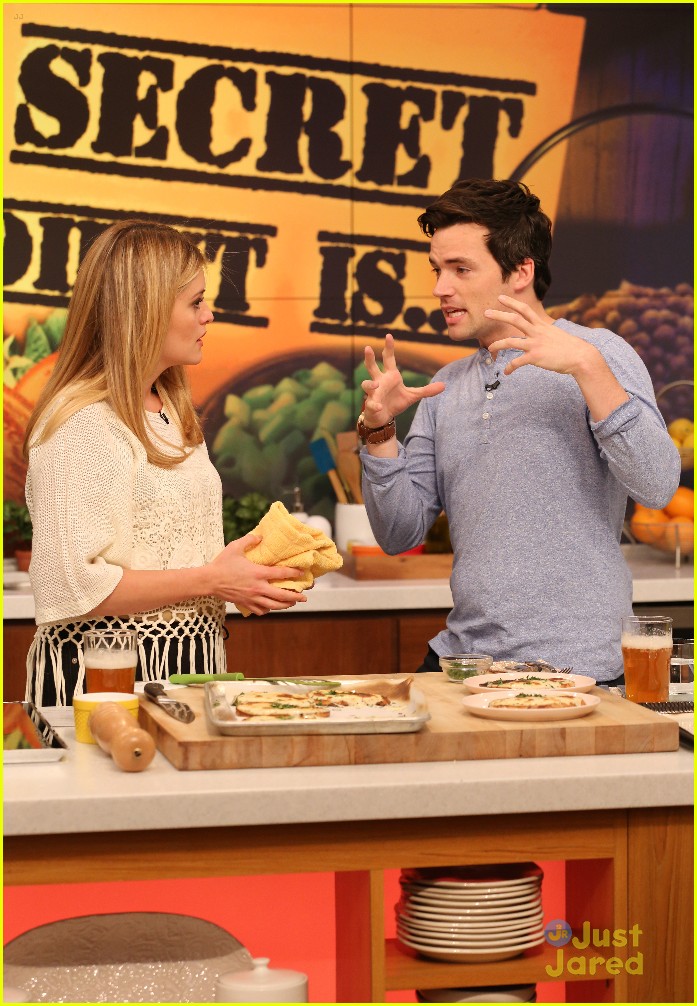 Ian Harding Has The 'Hardest Job In The World' on 'Pretty Little Liars ...