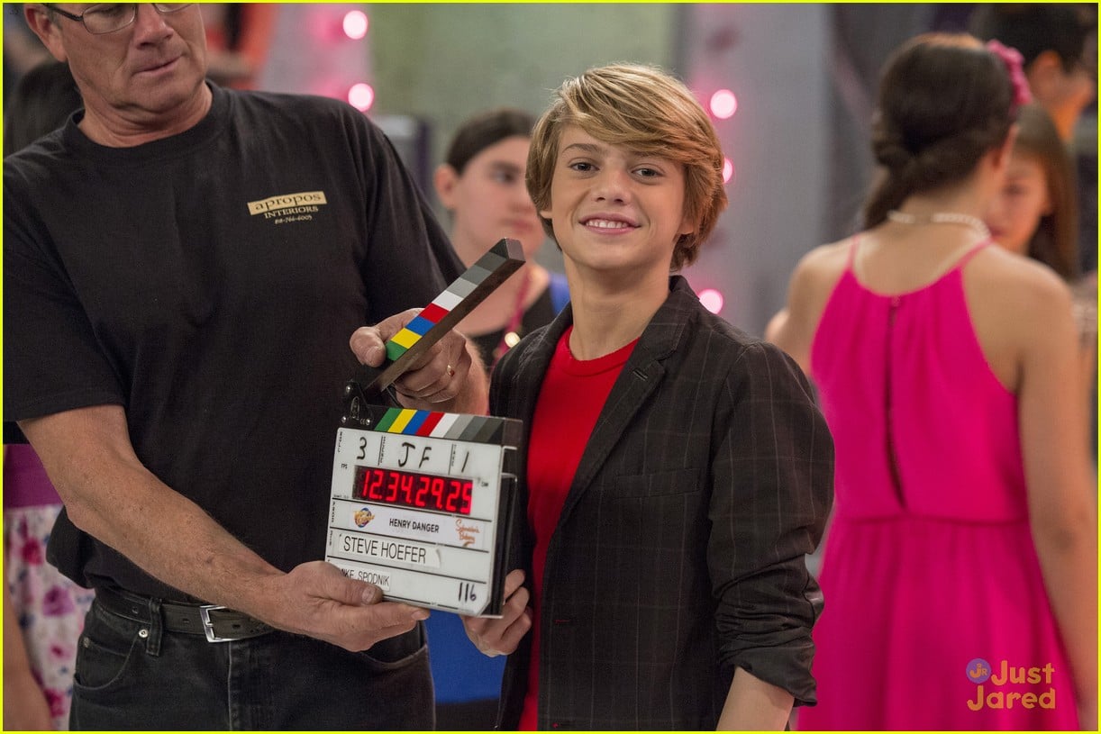 Jace Norman Takes Jjj Behind The Scenes Of Henry Danger Exclusive