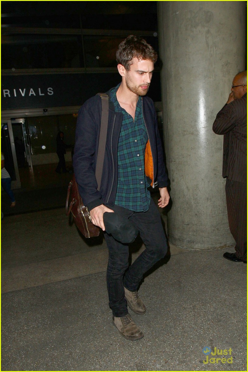 Theo James Admits Getting Strange Gifts From Fans | Photo 782667 ...