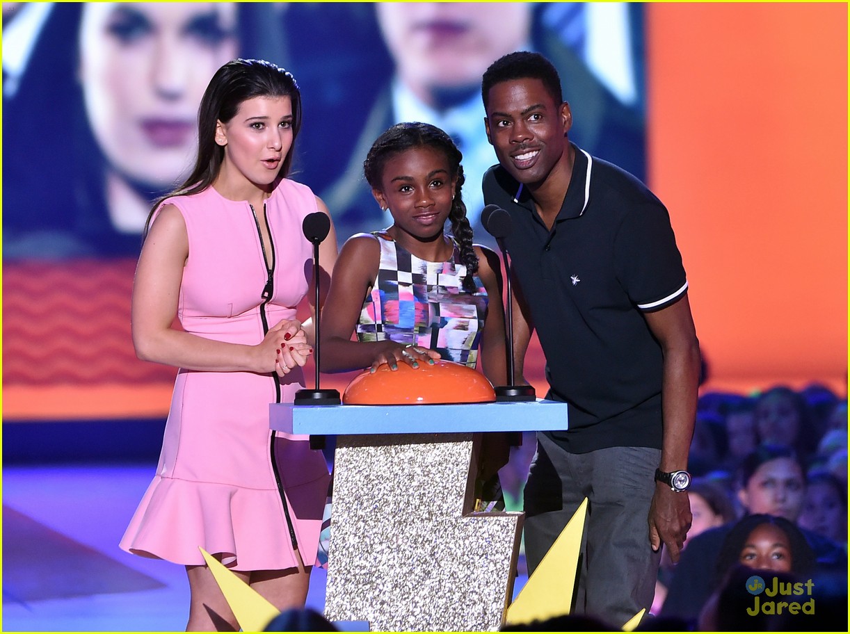 Full Sized Photo of kathrine herzer quvenzhane wallis kids choice ...