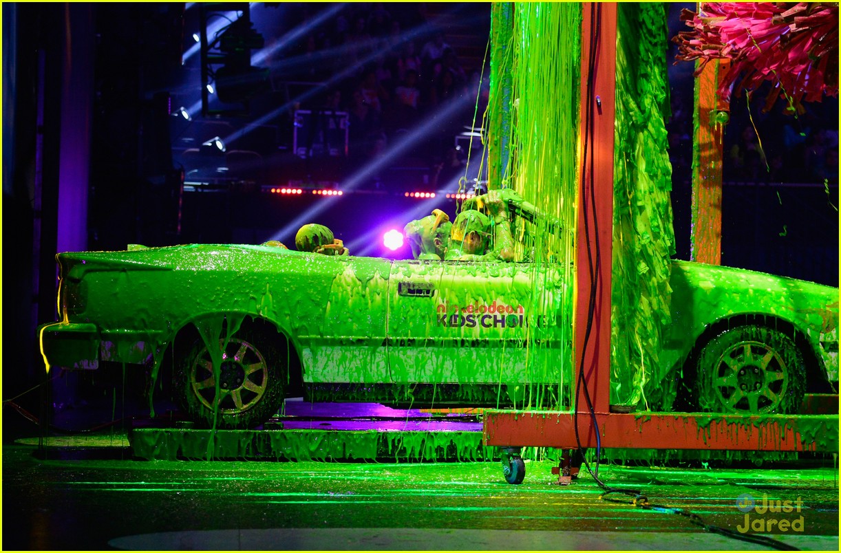 Watch Kira Kosarin & Jack Griffo Get Slimed At Kids Choice Awards 2015 ...