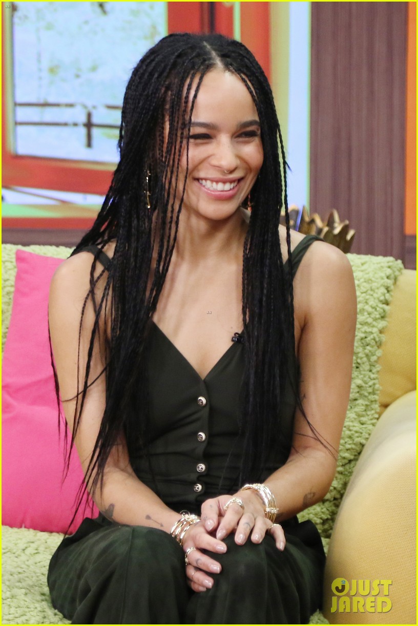 Zoe Kravitz Enjoys Downtime at Miami Beach After 'Insurgent' Promo ...