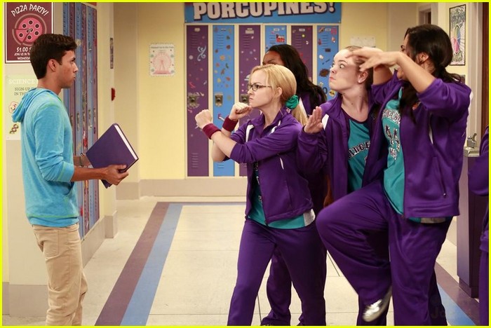 Liv Is A...Singing Muffler? See The Pics From Tonight's 'Liv & Maddie ...