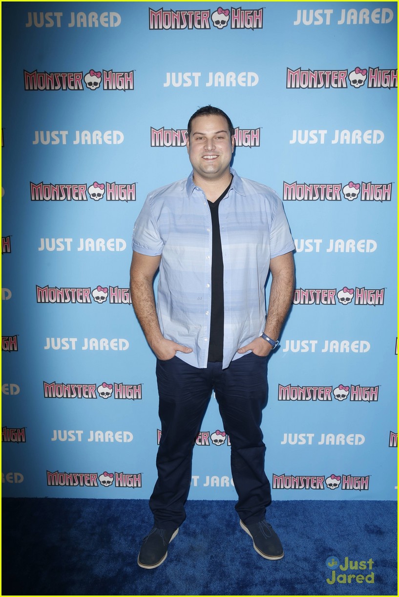 Mark Salling Stages 'Glee' Reunion with Max Adler at JJ's Throwback ...