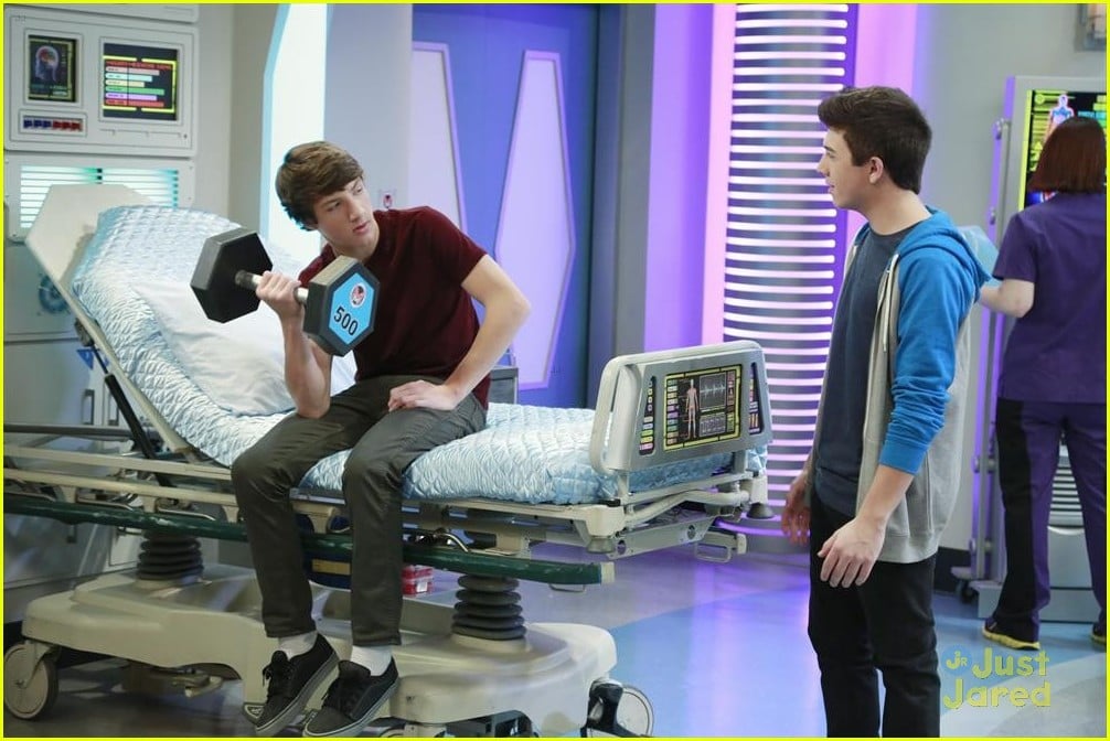 Oliver Becomes 'Pregnant' on Tonight's 'Mighty Med'! | Photo 790755 ...