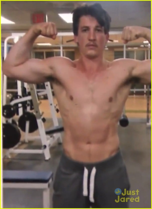 Miles Teller Looks Ripped in This Hot Shirtless Pic! | Photo 787981 ...