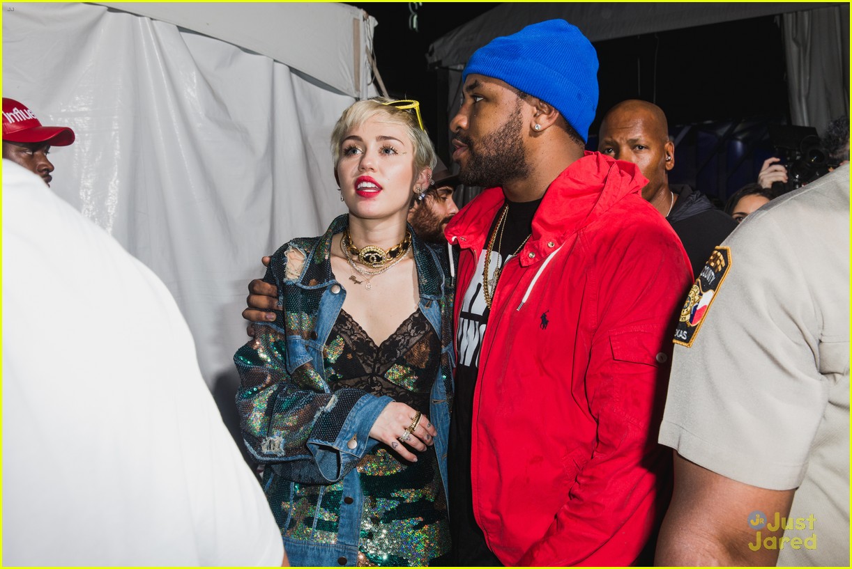 Miley Cyrus Surprises SXSW Crowd with Special Performance! | Photo 789020 - Photo Gallery | Just ...
