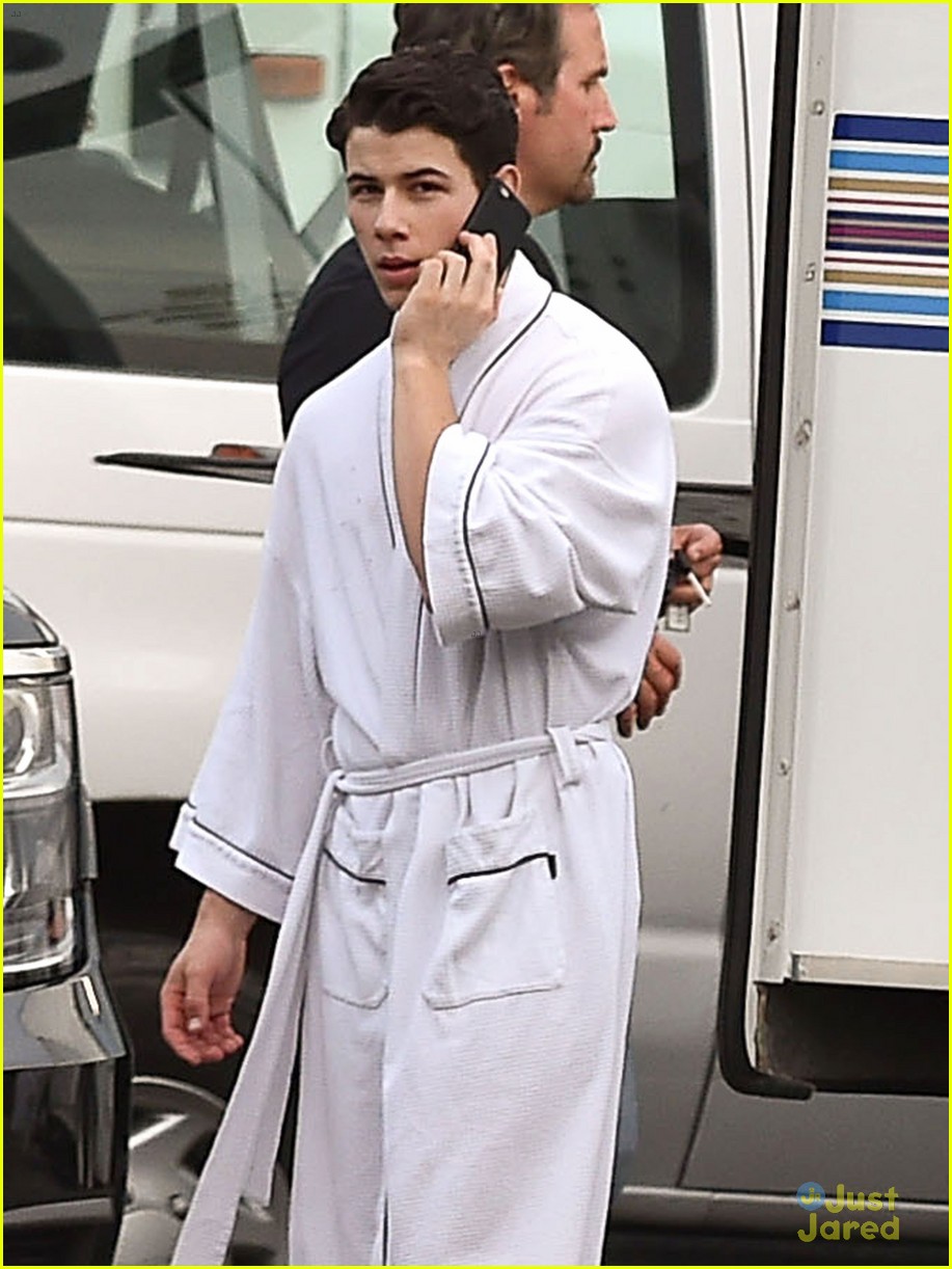Full Sized Photo of nick jonas wears bath robe on scream queens set 08 ...