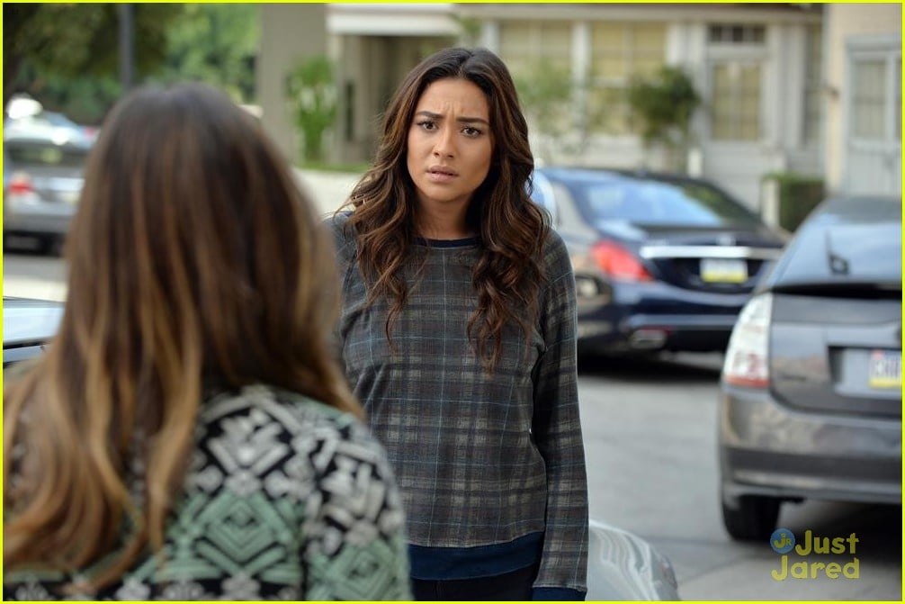 Full Sized Photo of hanna jail pretty little liars photos 10 | Hanna ...