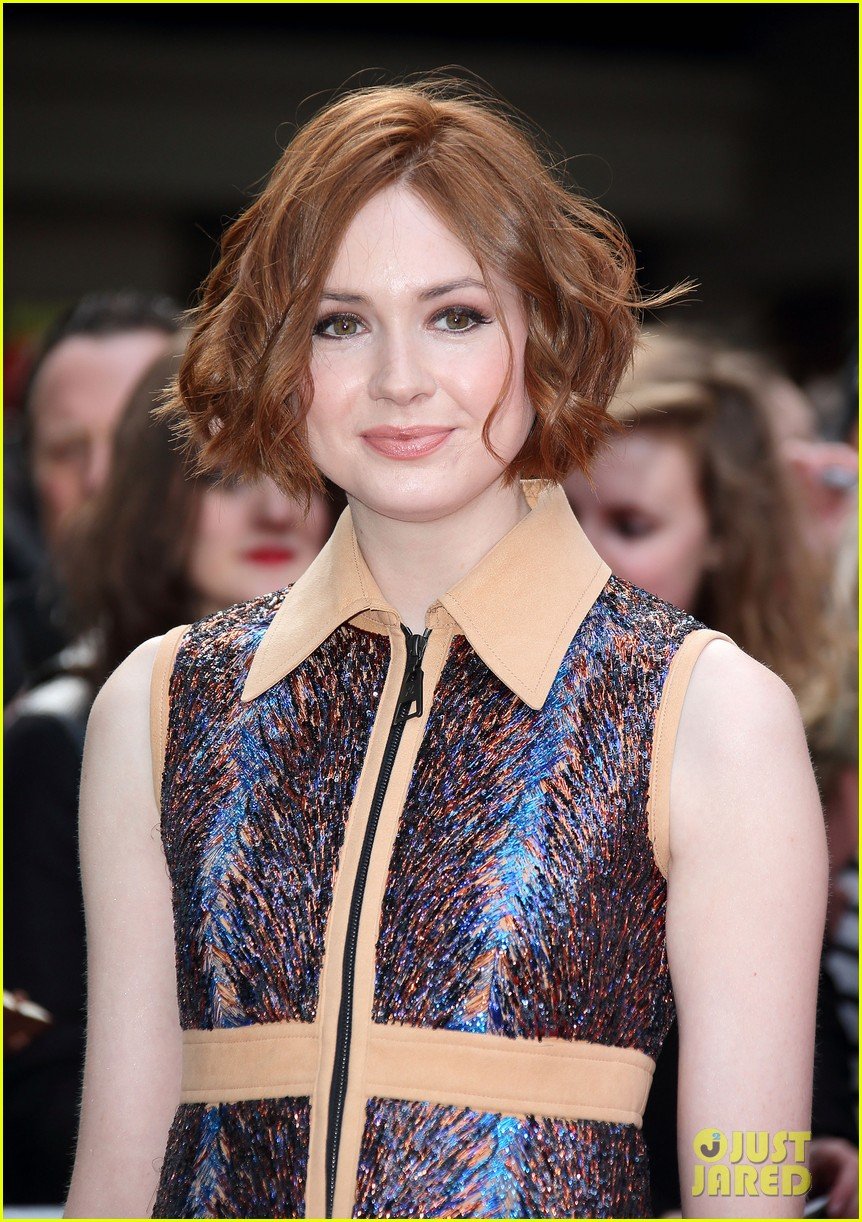 Daniel Radcliffe, Karen Gillan, & More Get Dressed Up for London's ...