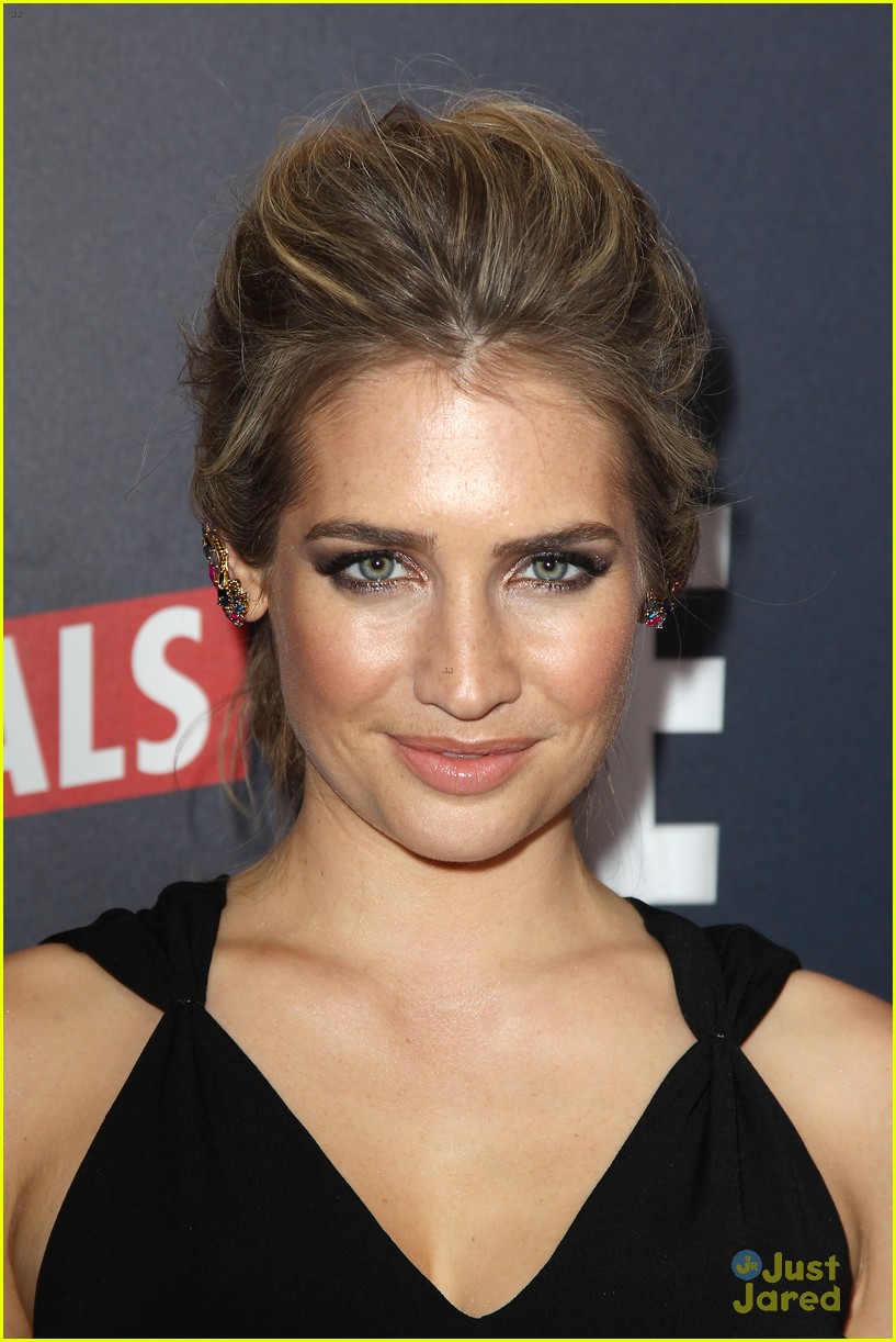 William Moseley & Merritt Patterson Premiere 'The Royals' in NYC ...