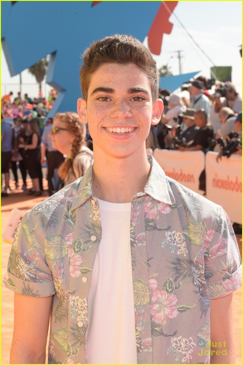 Skai Jackson & Cameron Boyce Bring 'Jessie' To Kids Choice Awards 2015 ...