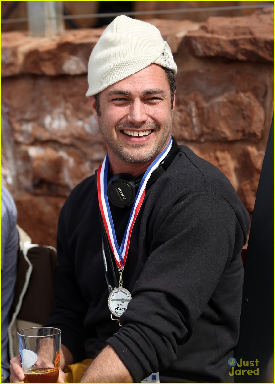 'Vampire Diaries' Reunion! Taylor Kinney, Michael Trevino, & Claire ...