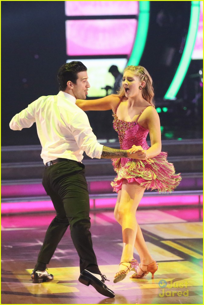 Willow Shields & Mark Ballas Get Support From Sadie Robertson at 'DWTS ...