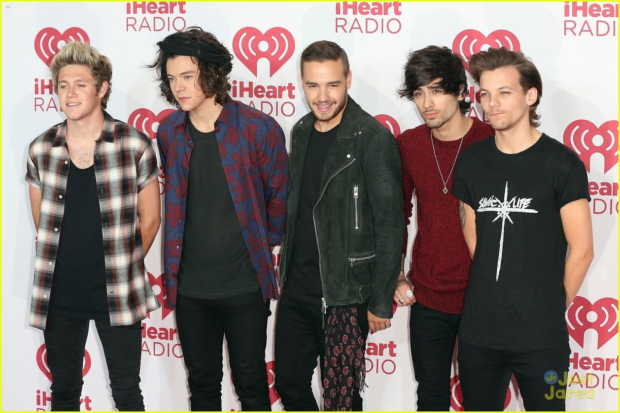 Zayn Malik's Performances With One Direction Throughout the Years ...